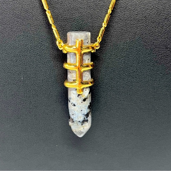 Stella & Dot | Jewelry | Stella Dot Legend Pendant Necklace ...